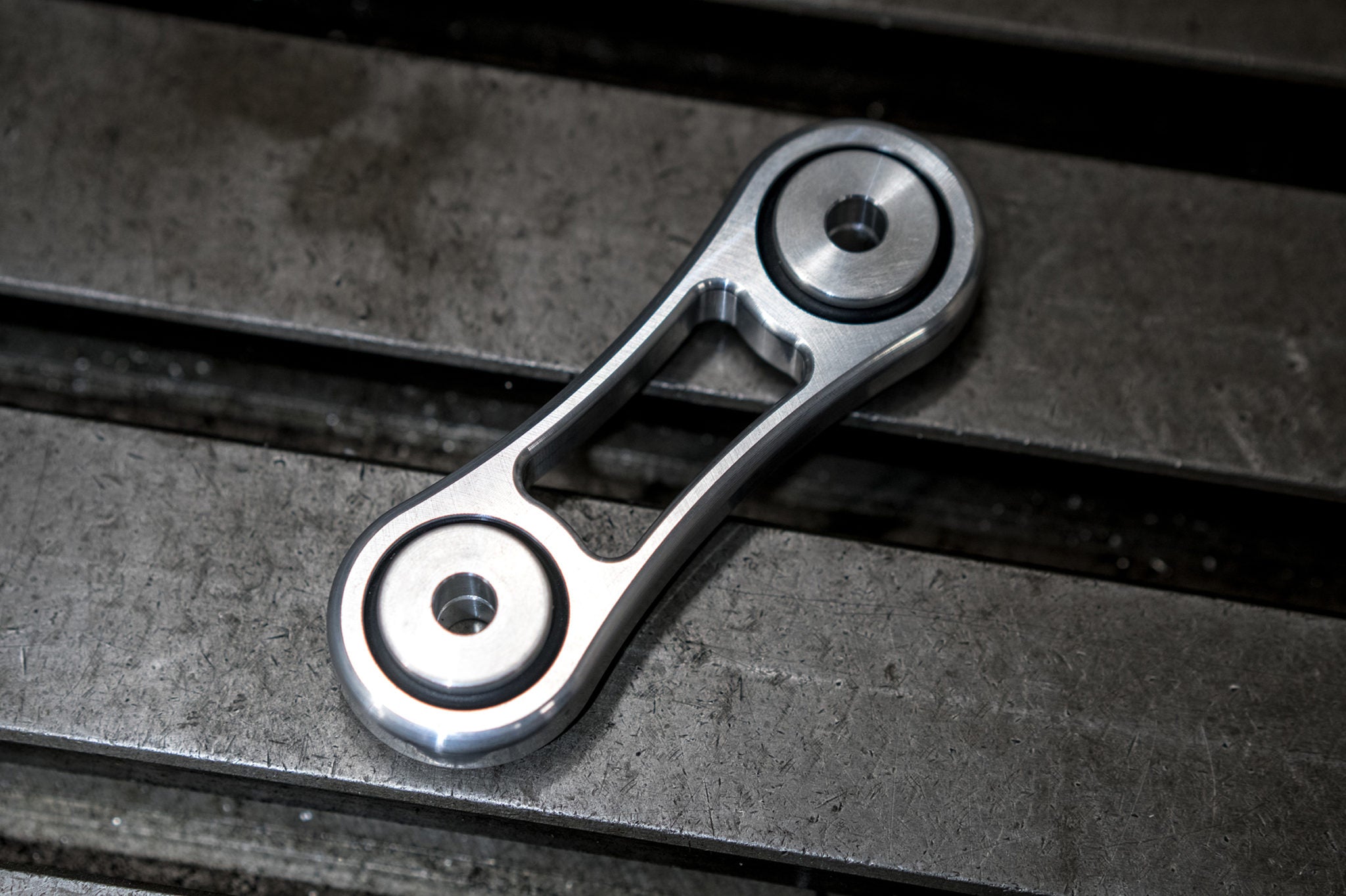 Dog Bone Exhaust Hanger – Deeds Engineering